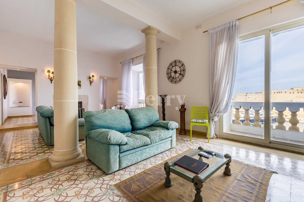 Senglea (Isla) Furnished Apartment (FA700252) (PERRY)